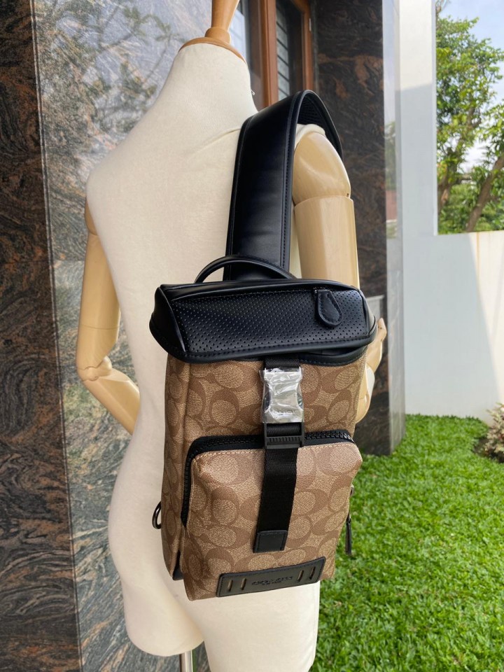 Branded Outlet - COACH RANGER SIGNATURE MINI PACK