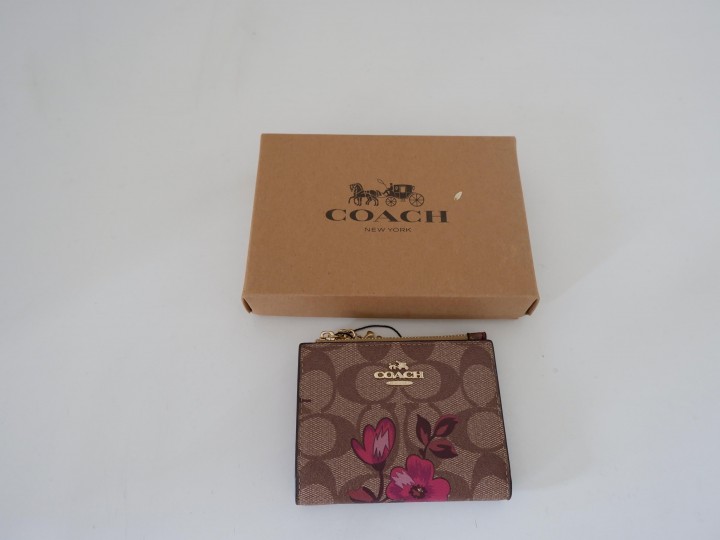 Branded Outlet - COACH SNAP CARD CASE IN SIGNATURE CANVAS WITH ...