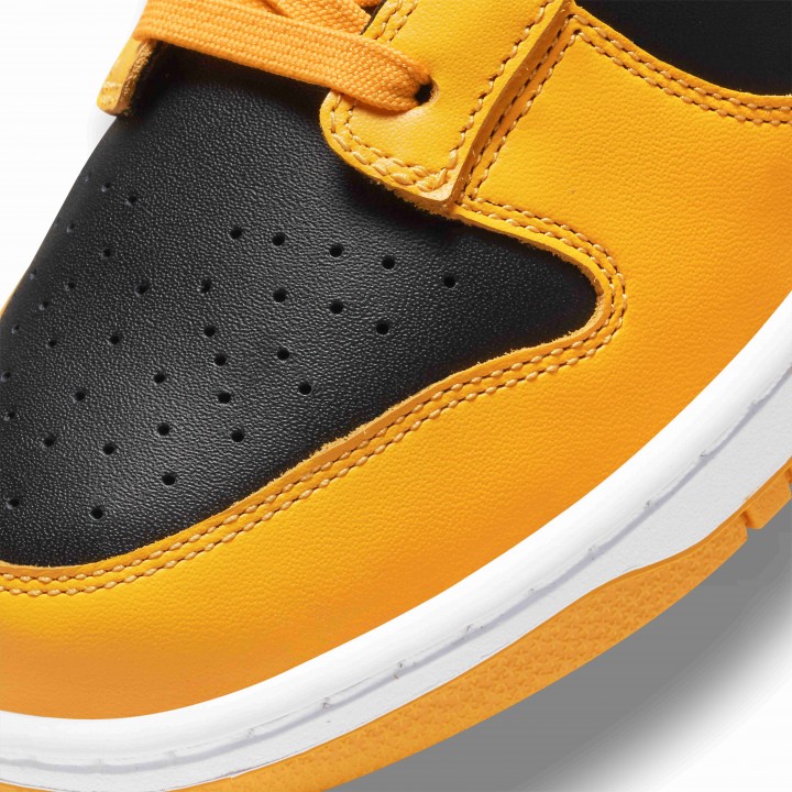 FOUR KICKS STORE - (AL) NIKE DUNK LOW RETRO GOLDENROD