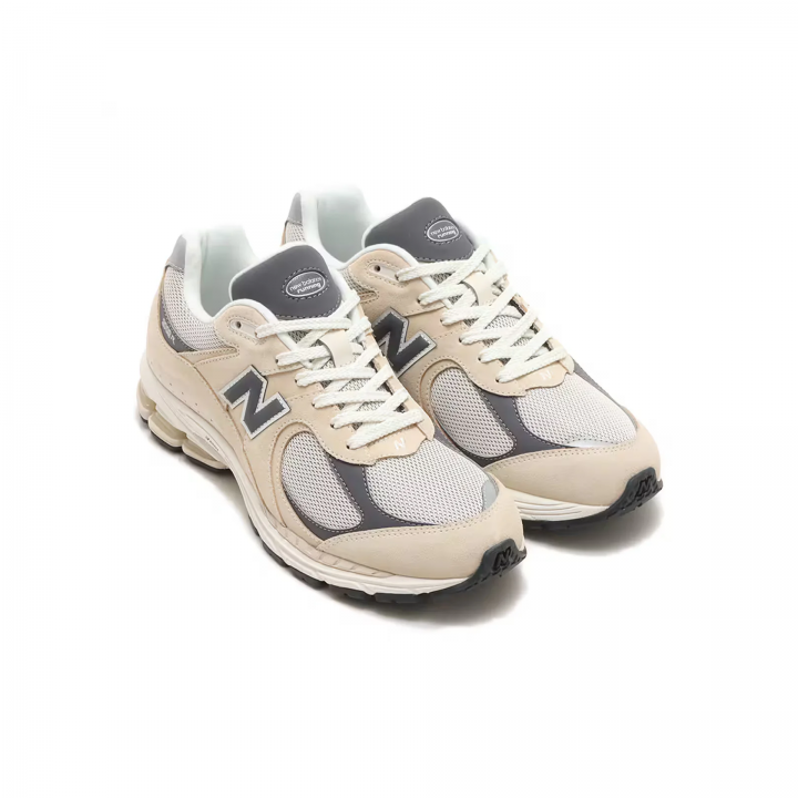FOUR KICKS STORE - (LL) NEW BALANCE 2002R SANDSTONE MAGNET (M2002RFA) 30%
